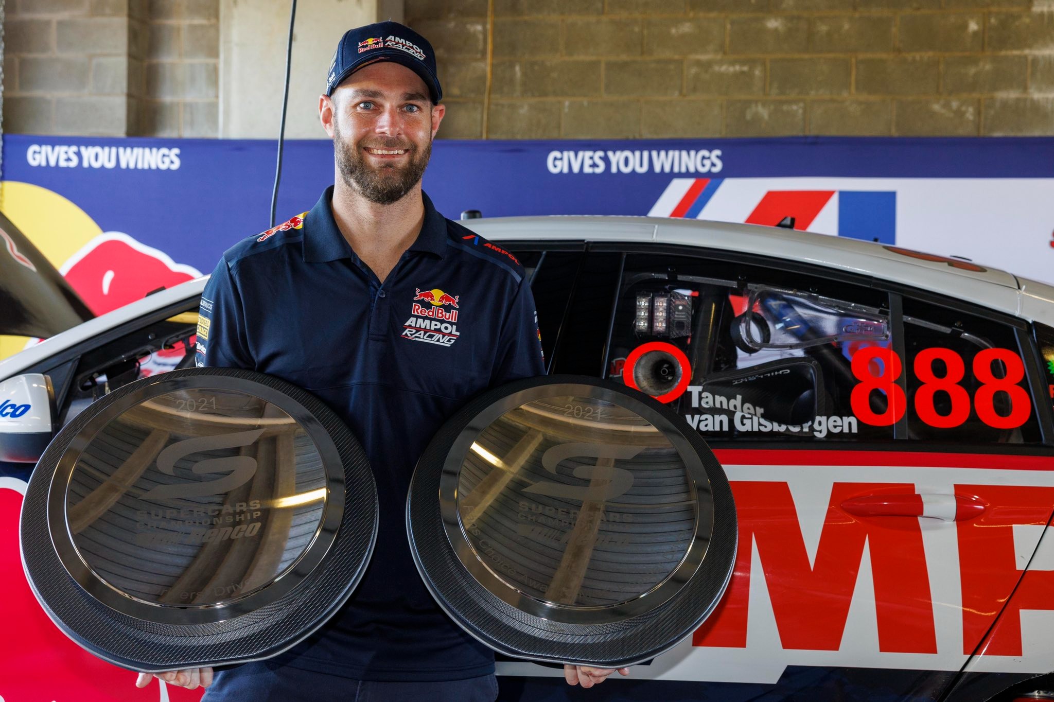 SVG humbled by Drivers' Driver, Most Popular Driver awards | Supercars