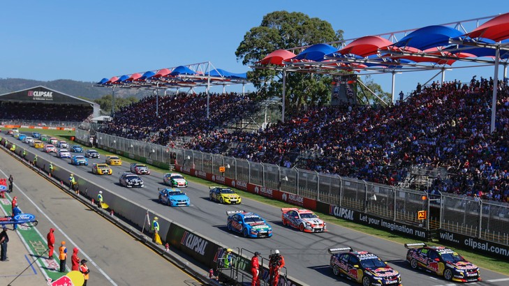 Sunday Full of V8 Supercars Action | Supercars