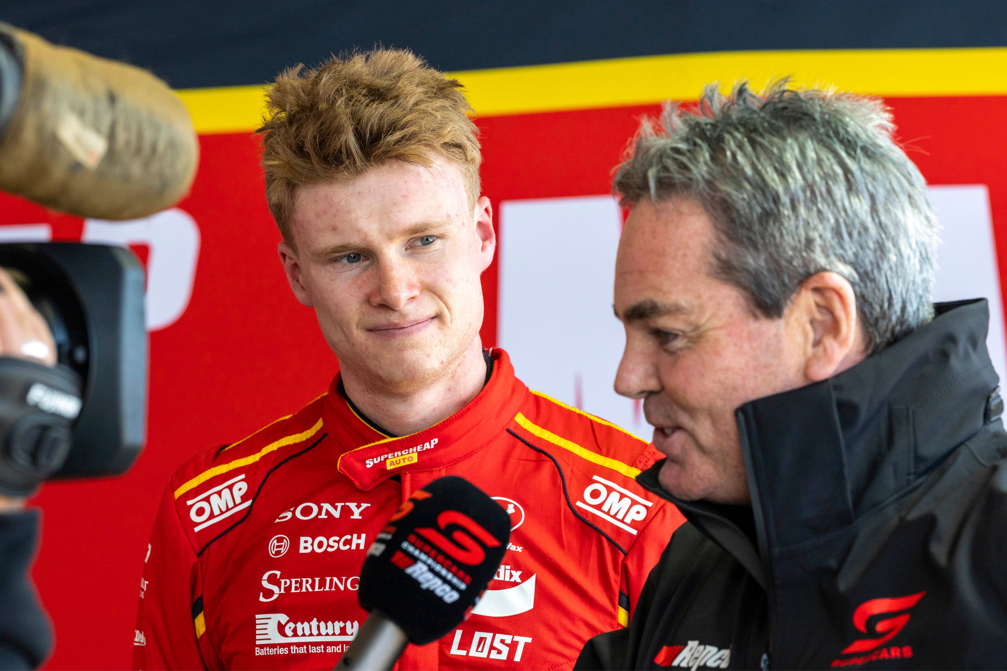 Bates' resolve draws praise from departing legend Lowndes | Supercars