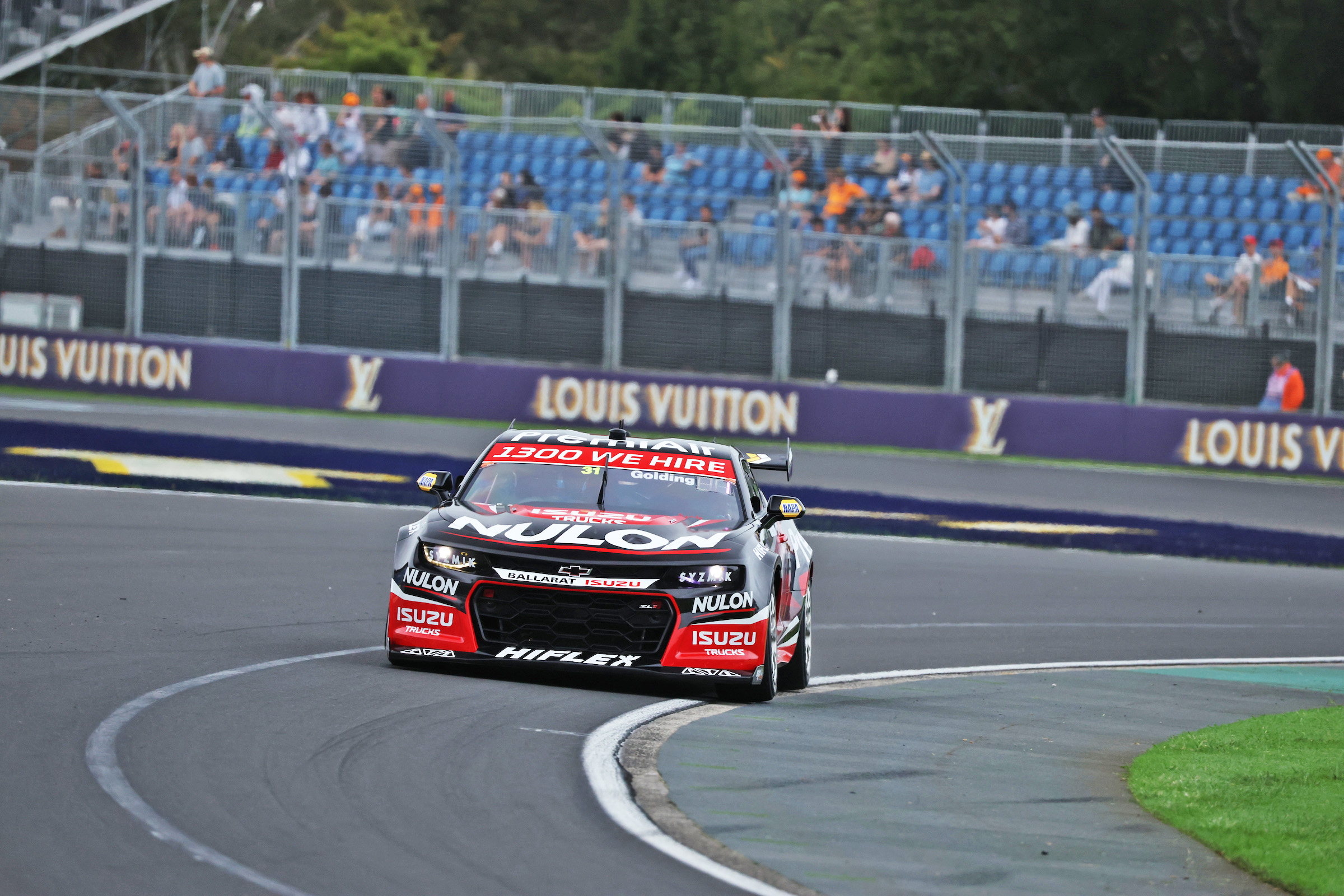 Golding fastest in Practice 2, Courtney involved in heavy crash | Supercars