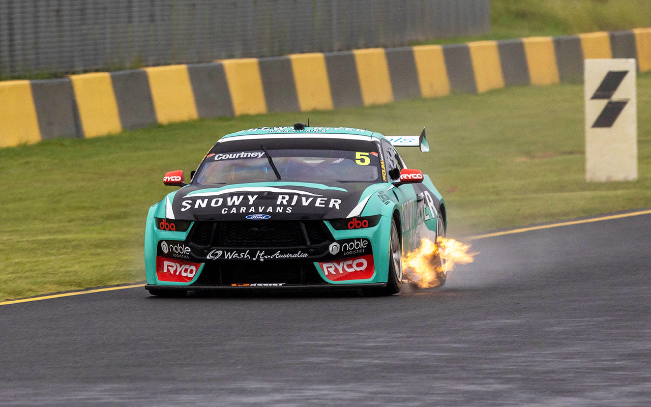 Drivers excited by return of 'awesome' flames | Supercars