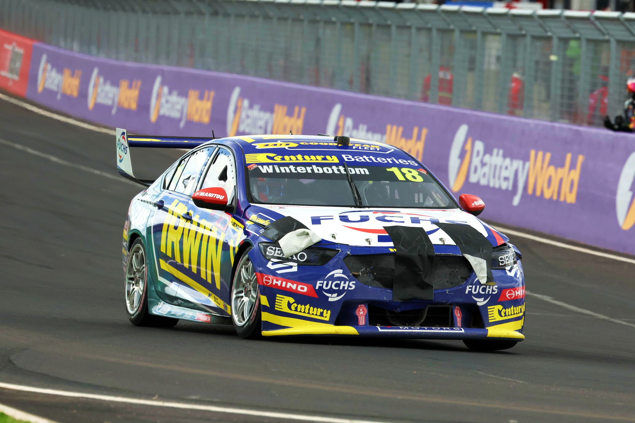 Winterbottom in disbelief over early damage | Supercars