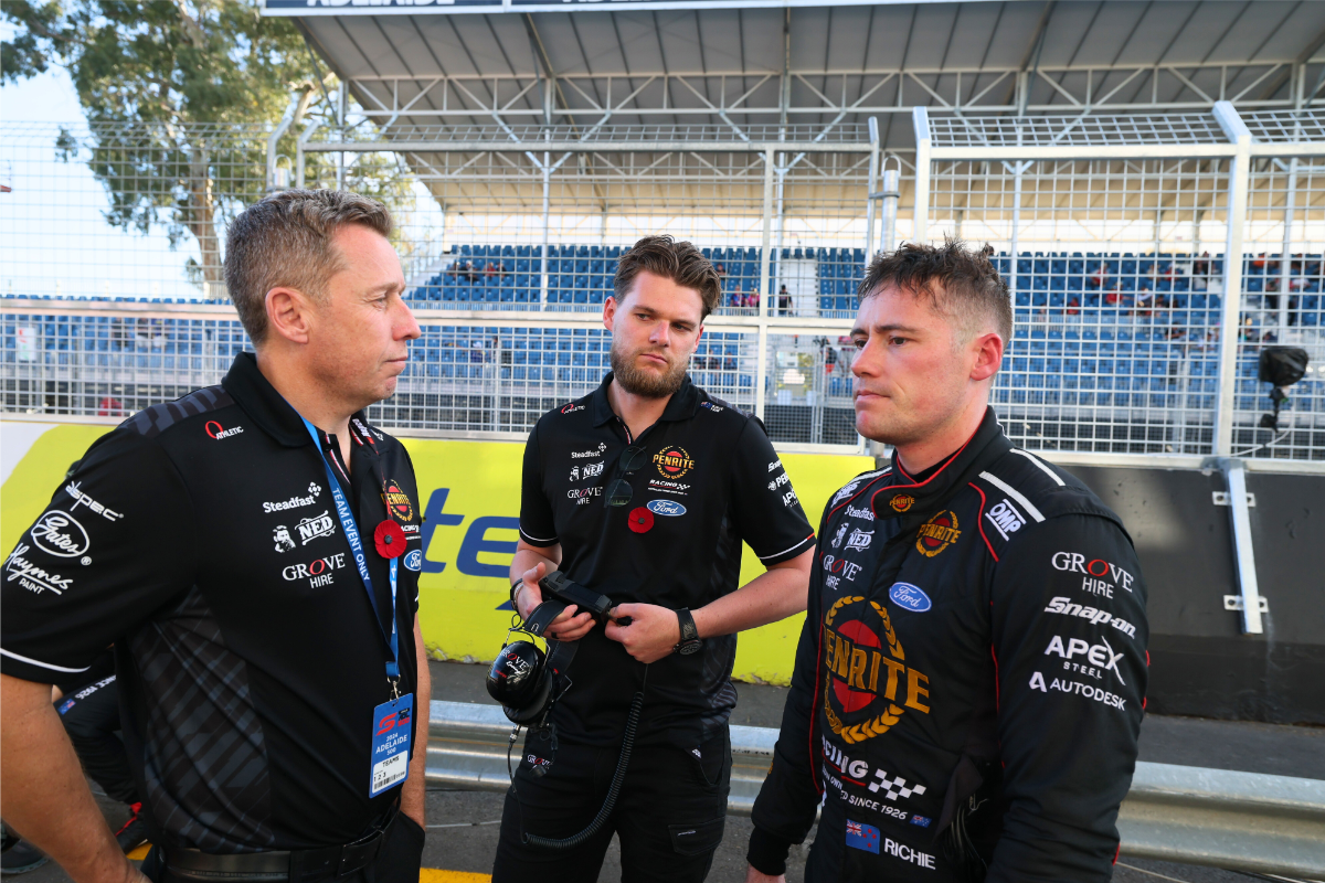 Stanaway 'caught off guard' by qualifying crash | Supercars