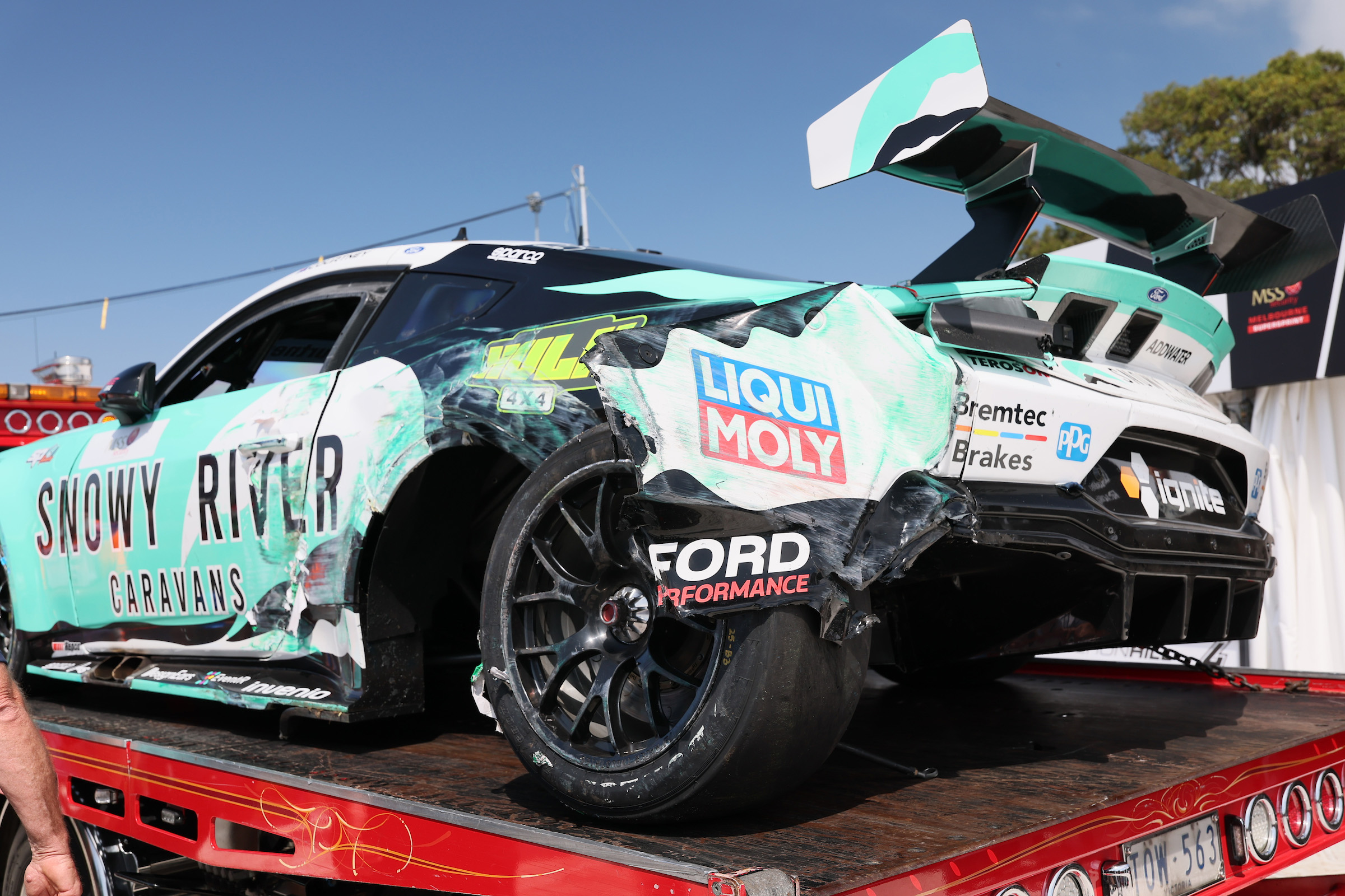 Courtney in doubt for qualifying after practice crash | Supercars