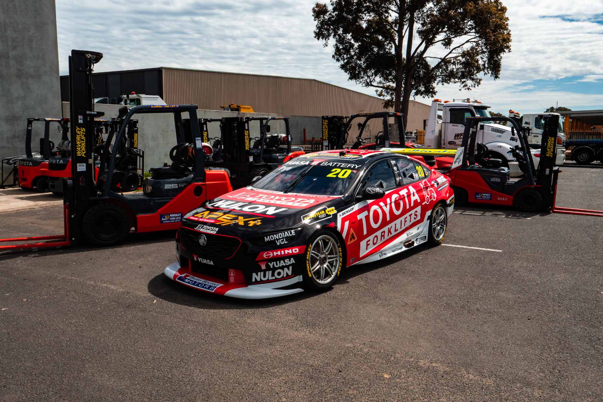 Team 18 uncovers Pye Adelaide livery | Supercars