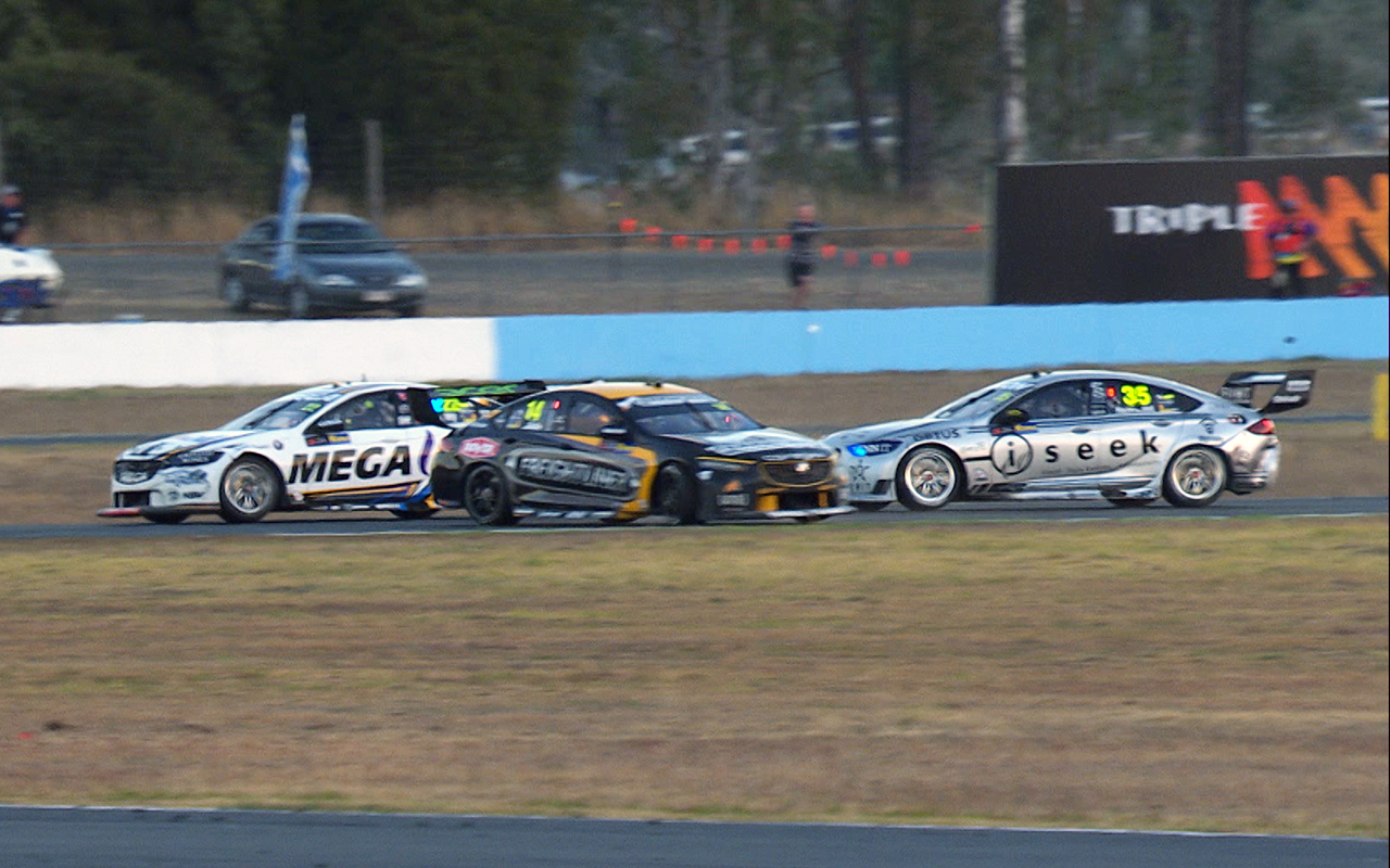 Slade explains bizarre late-race incident | Supercars