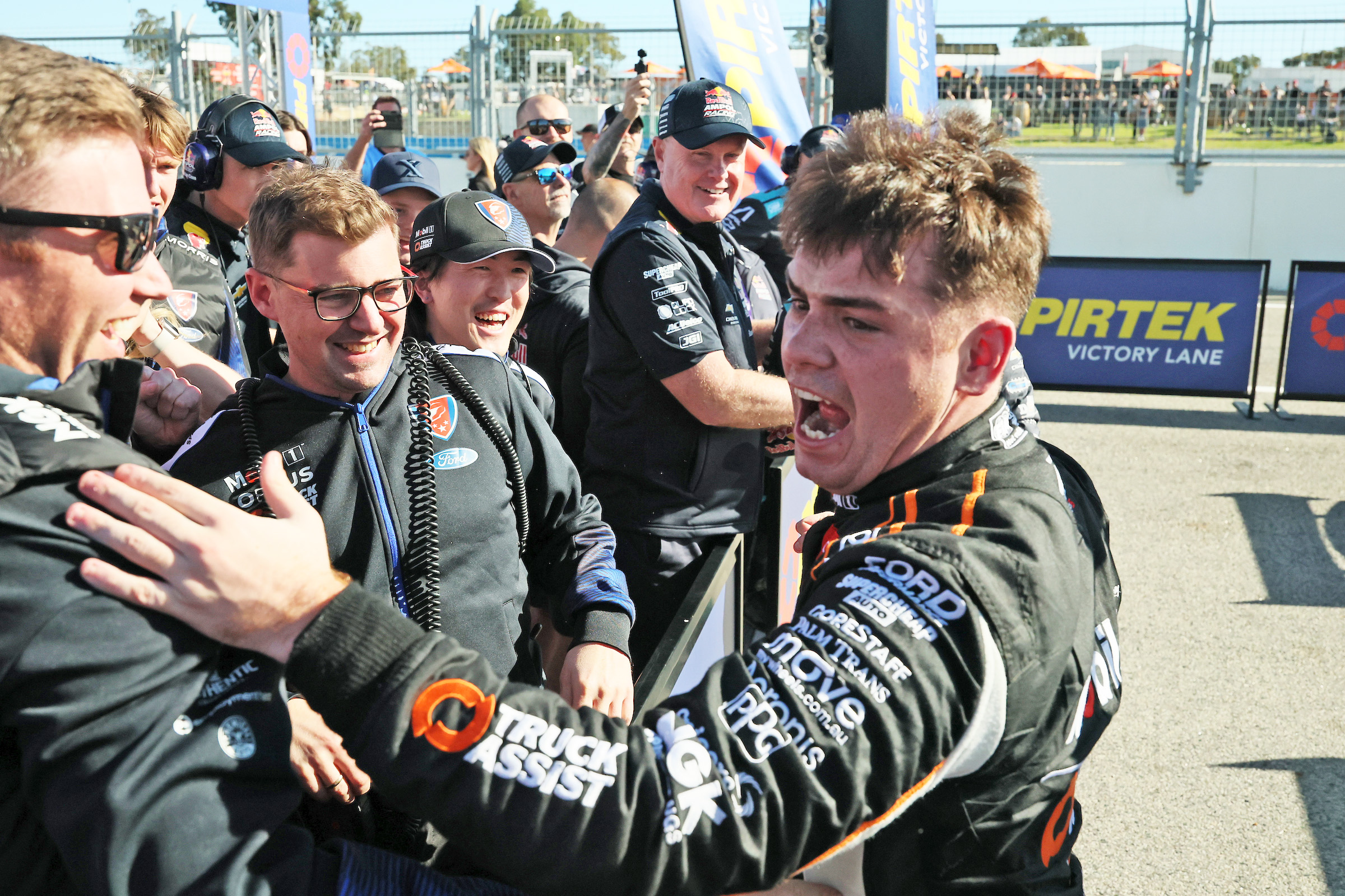 Wood fends off Brown to clinch first Supercars win | Supercars
