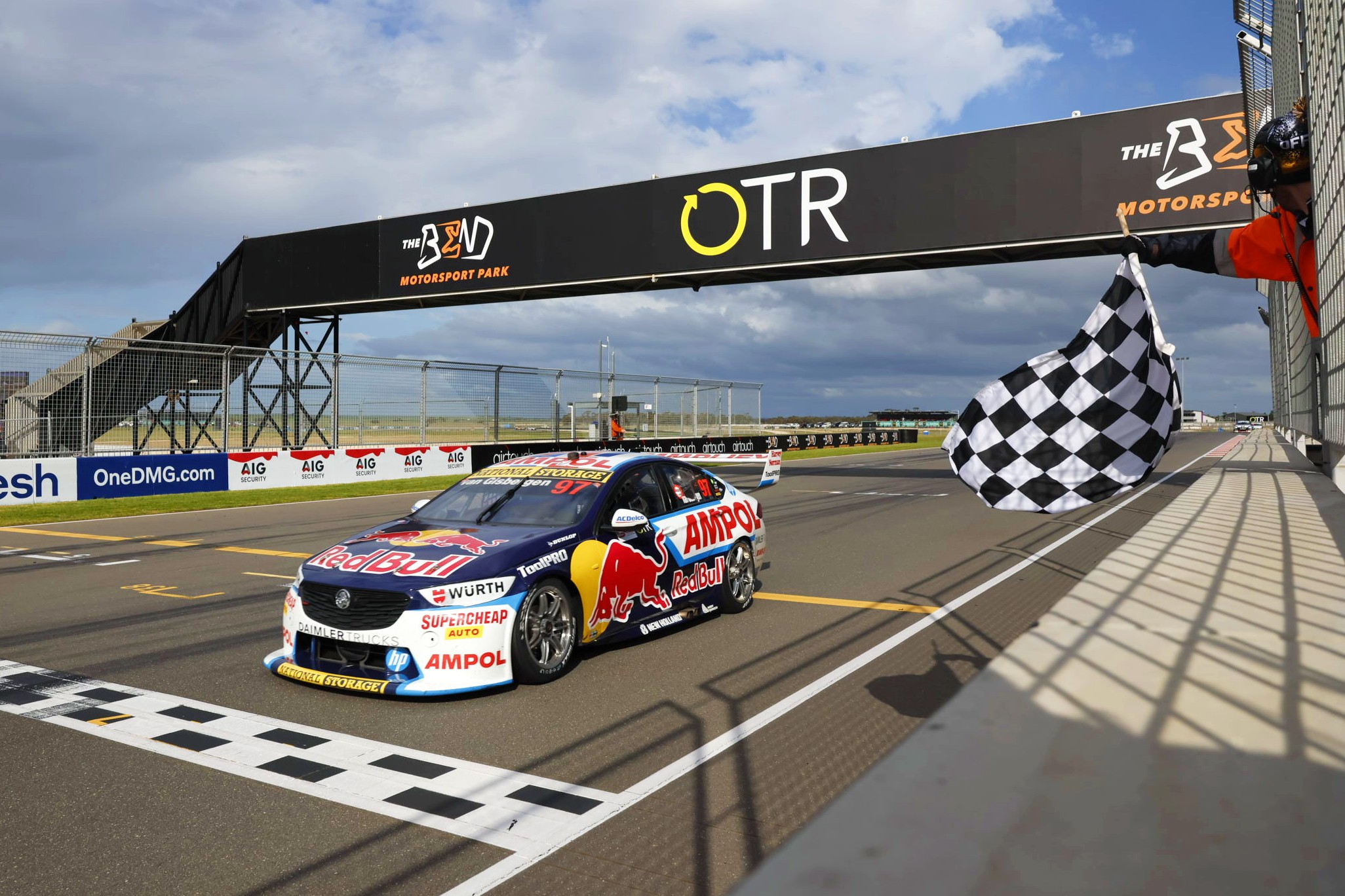 Van Gisbergen wins action-packed Race 22 | Supercars