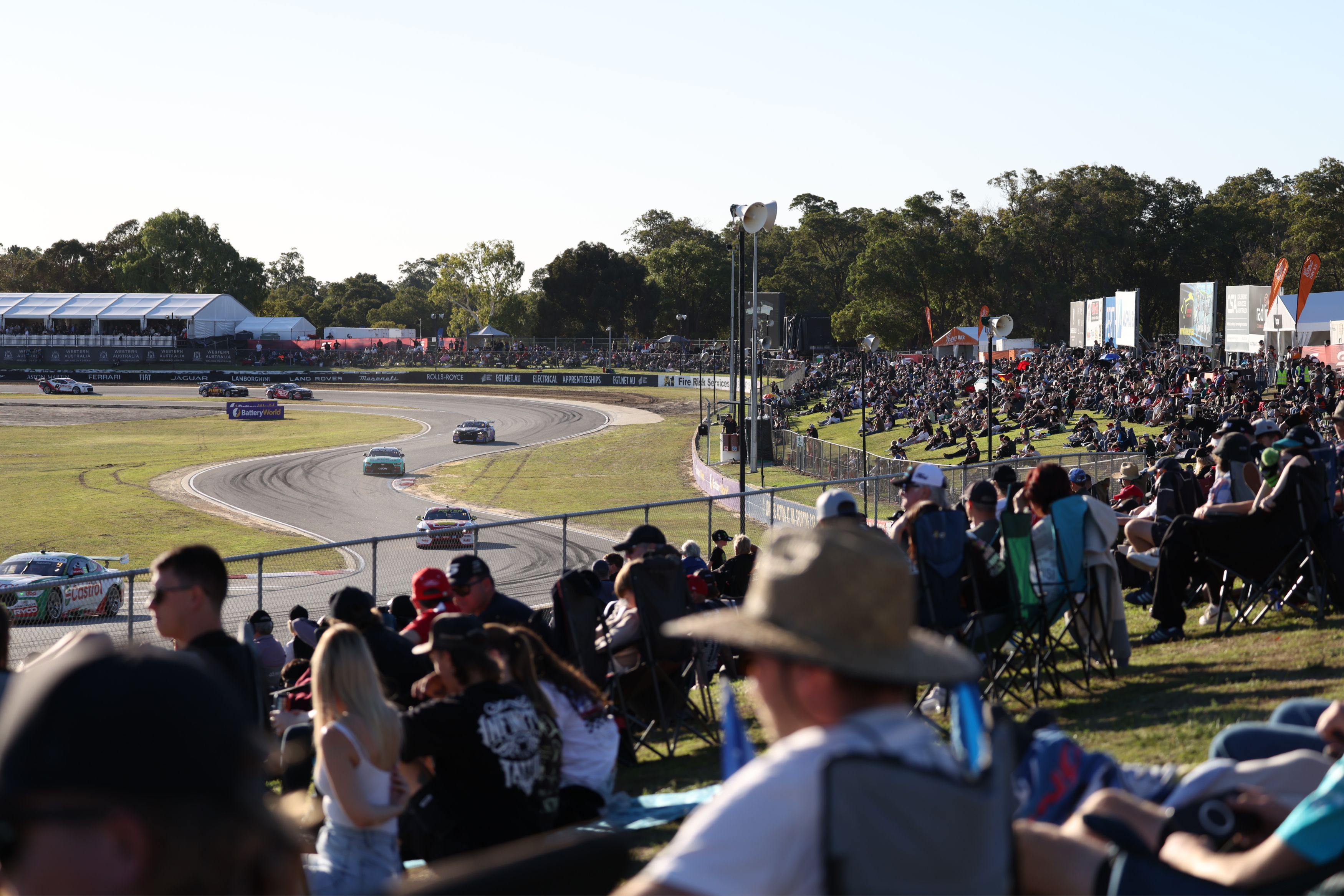 Supercars celebrates biggest Perth crowd in eight years | Supercars