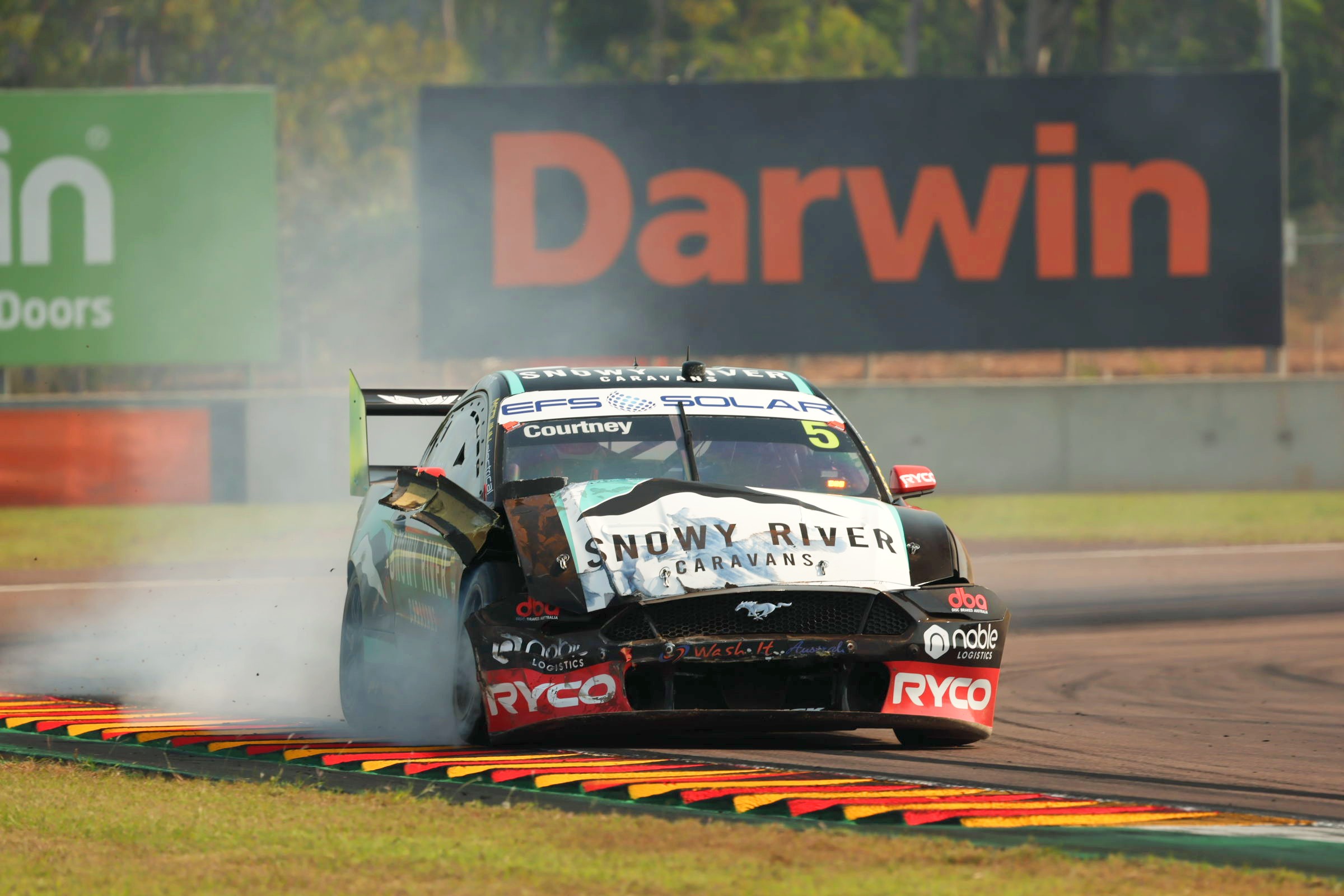 Courtney: Practice crash 'disappointing' | Supercars