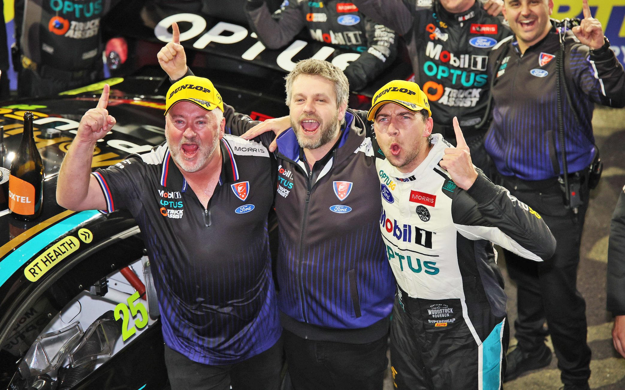 Mostert hunts down Waters, Brown for Sydney sweep | Supercars