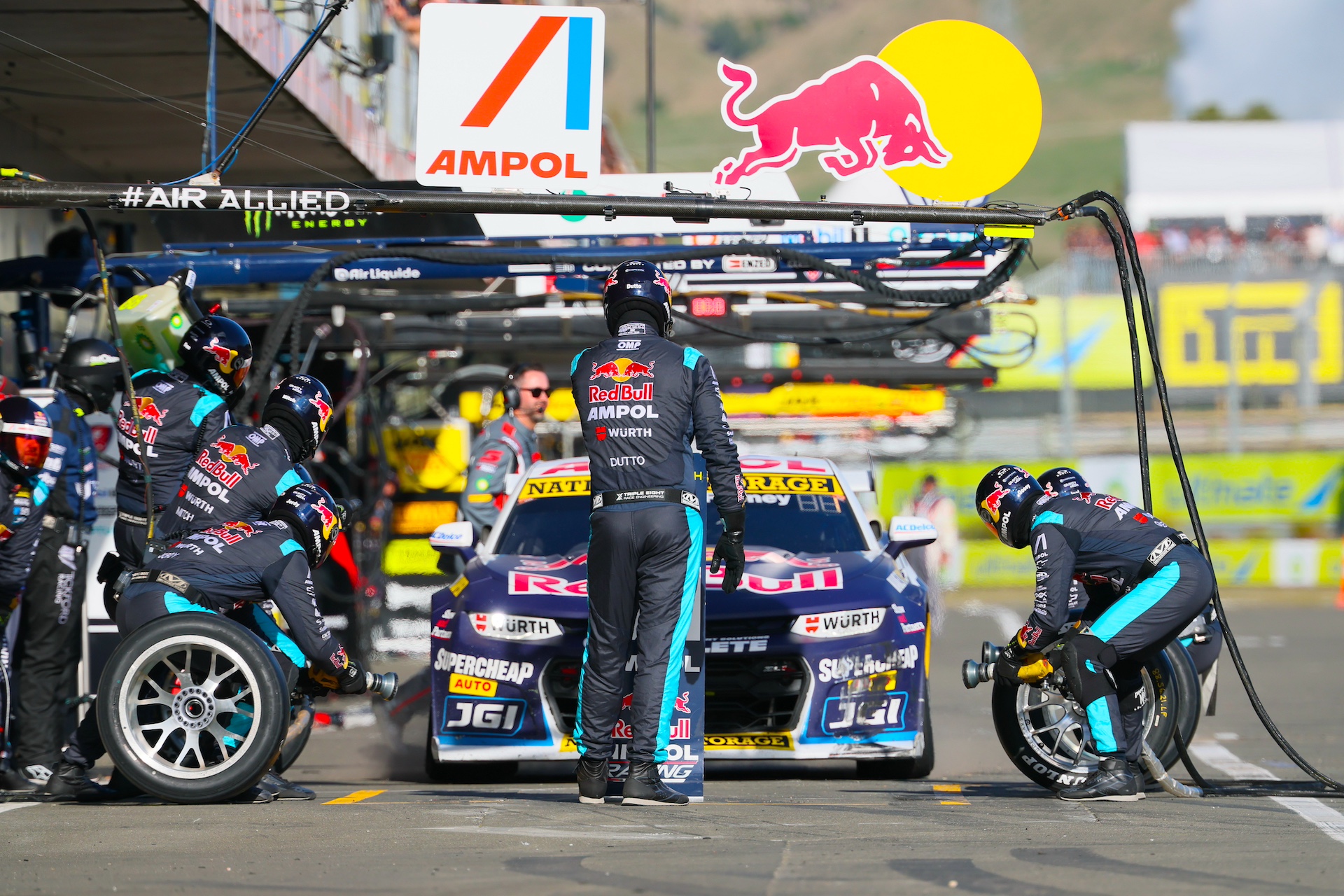 Triple Eight retains Live Pit Lane lead despite tough Taupō | Supercars