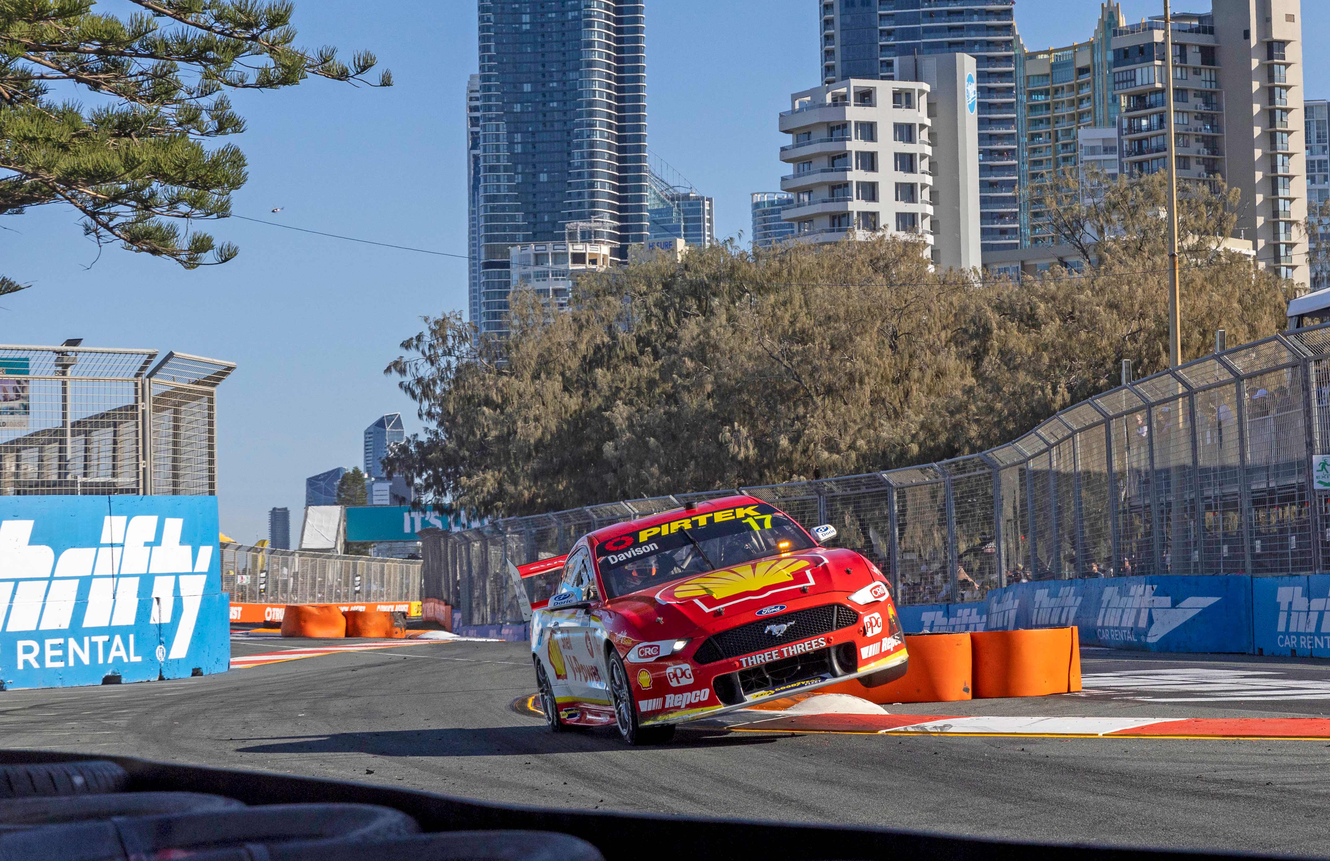 Gold Coast beach chicane tyre bundles to be replaced by sensors | Supercars