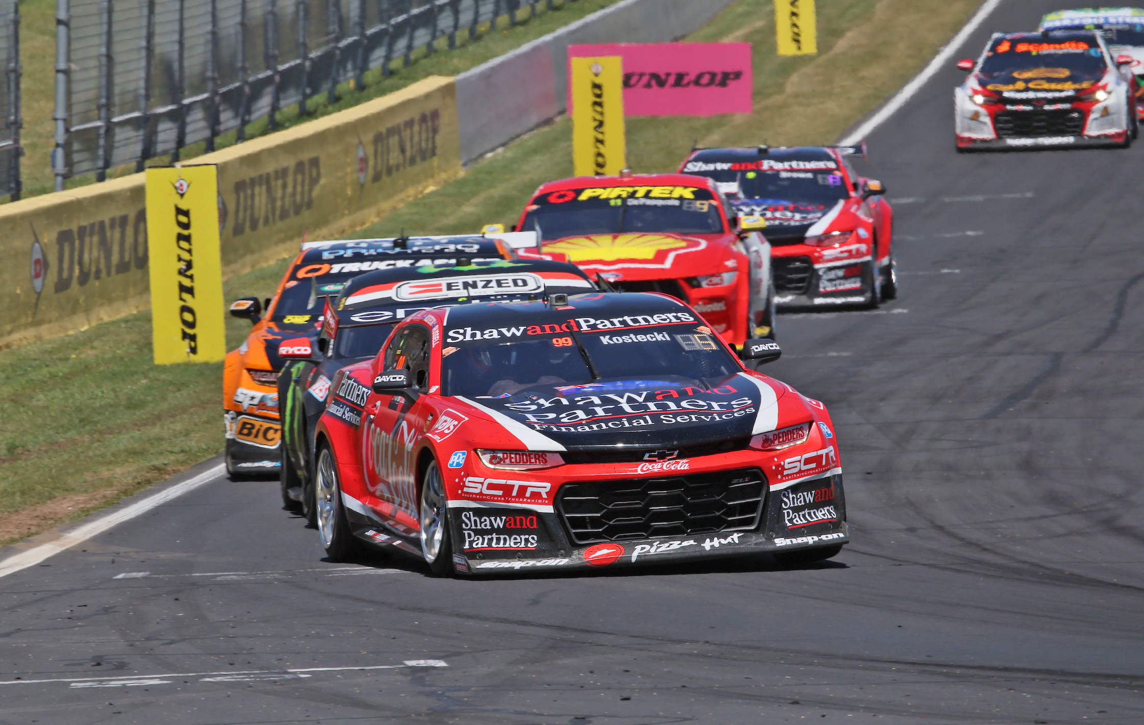 Kostecki/Russell lead Bathurst, Moffat crashes | Supercars