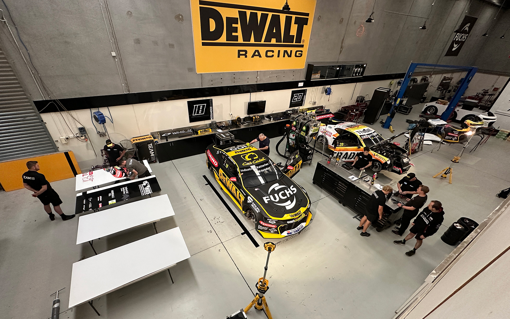 Team 18 forges on amid Melbourne power outage | Supercars