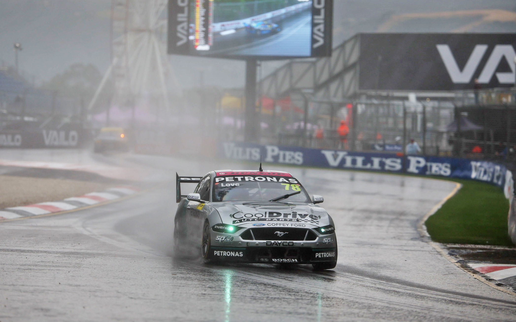 Love dominates final Dunlop Series practice | Supercars