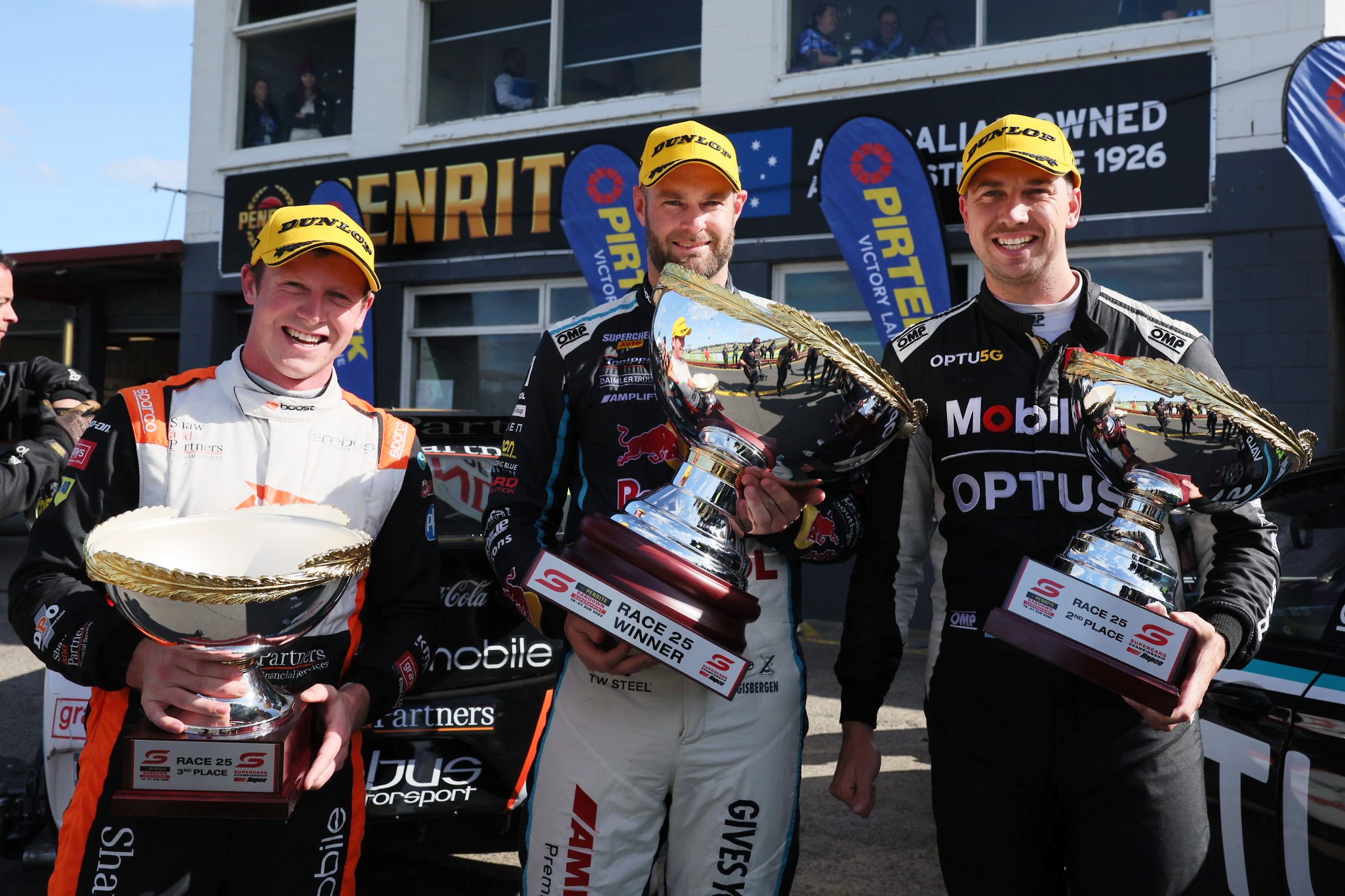 Van Gisbergen extends lead with Race 25 win | Supercars