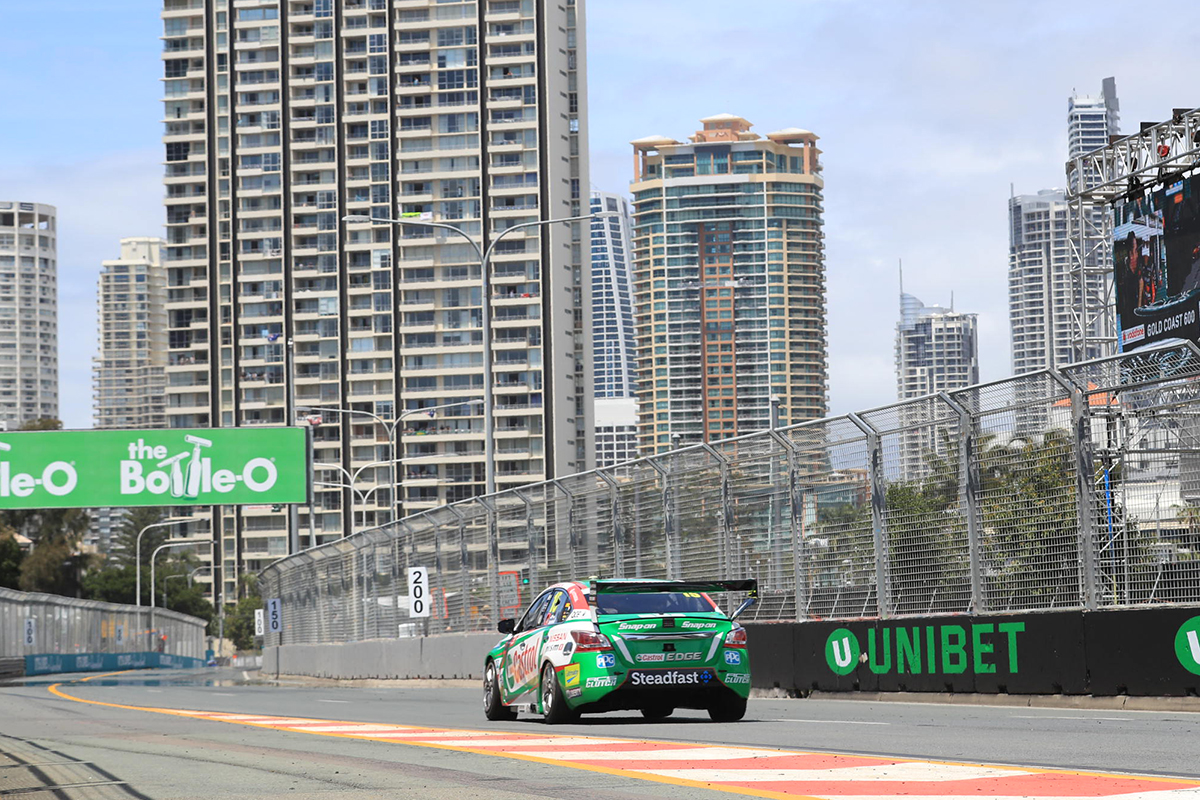 Kelly shades Lowndes in GC600 Practice 1 | Supercars