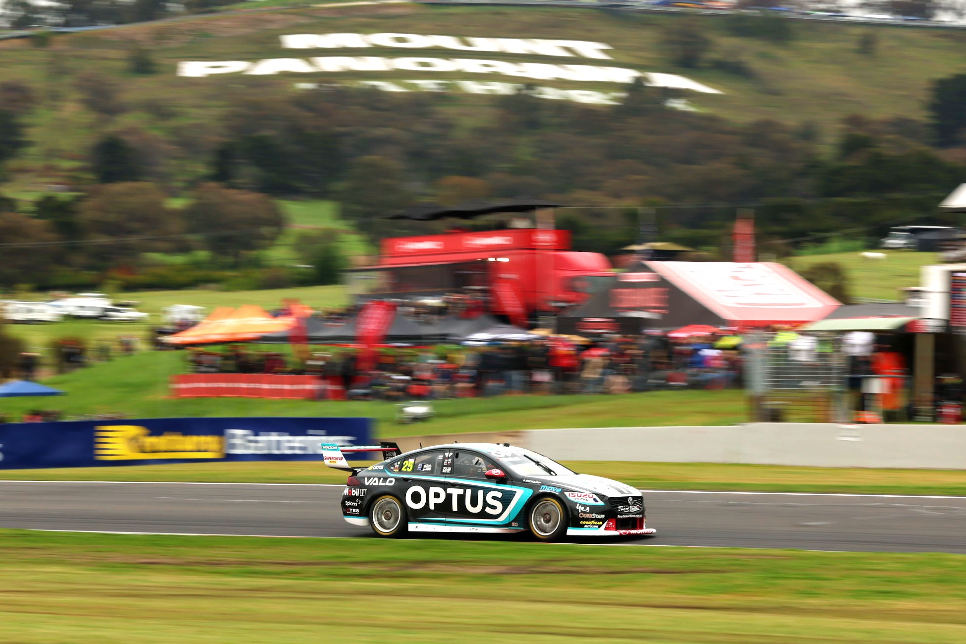 Mostert sets pace ahead of Shootout | Supercars