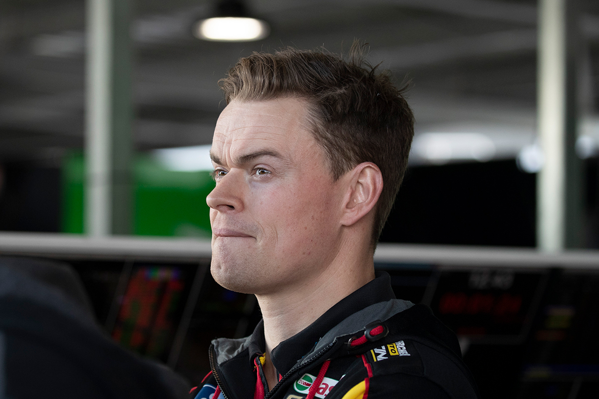Moffat in unfamiliar territory | Supercars