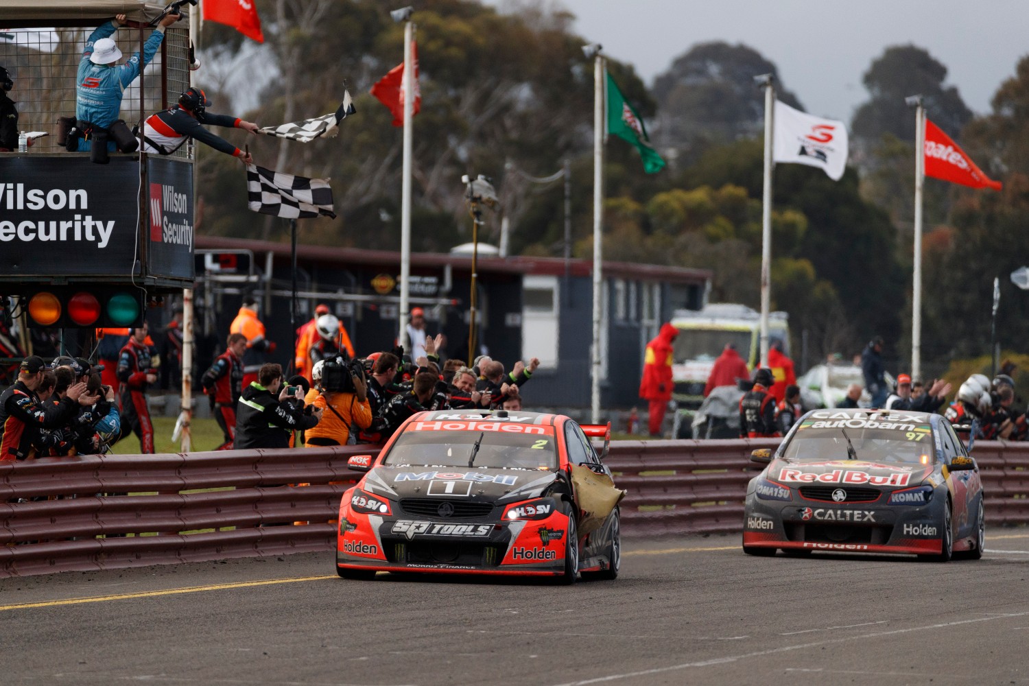 Flashback: Tander's dramatic Sandown escape | Supercars