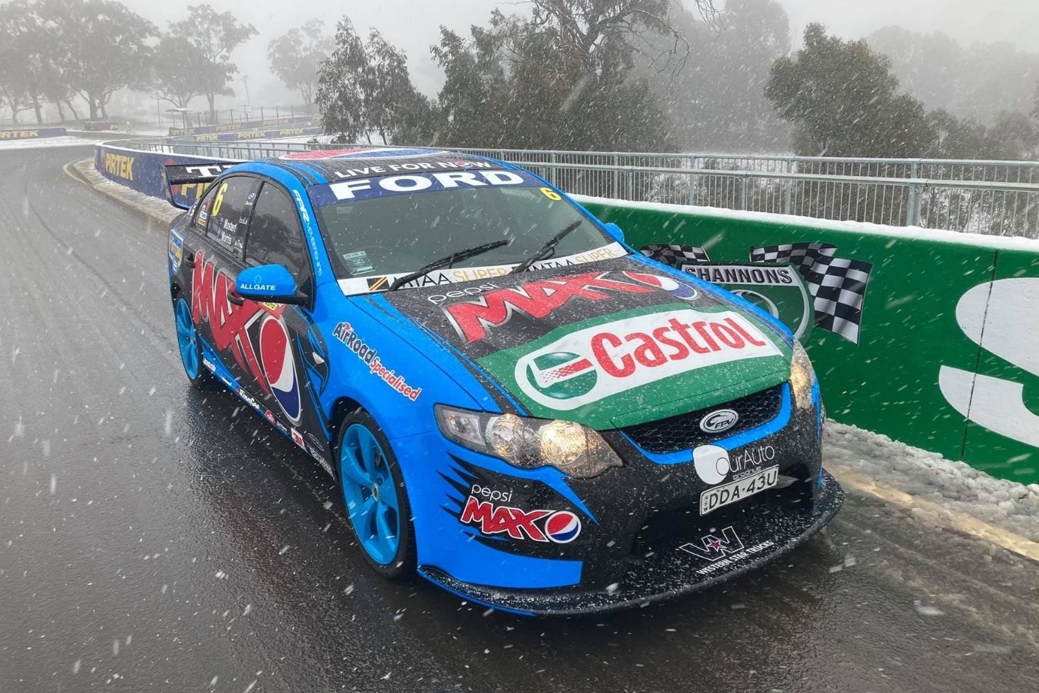 Bathurst snowfall: Mount Panorama turns winter wonderland | Supercars