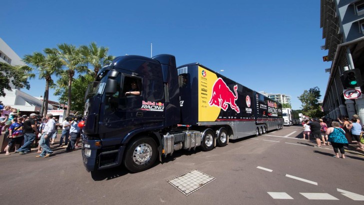 Transporters parade through Ipswich | Supercars