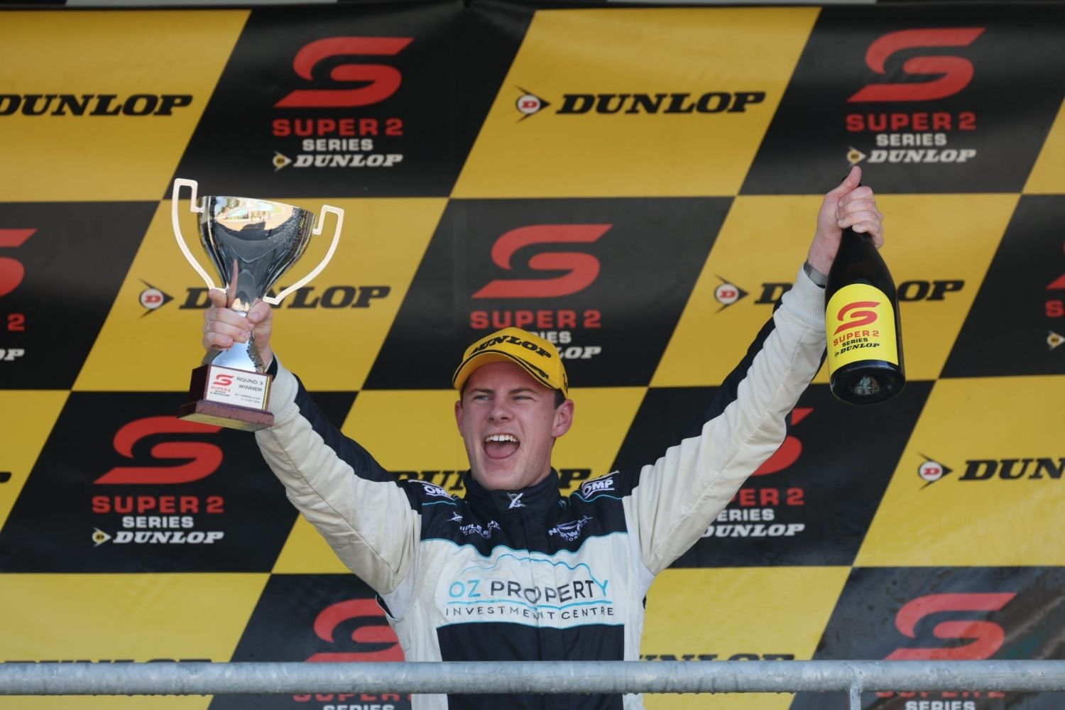 Fraser dedicates maiden win to late grandmother | Supercars