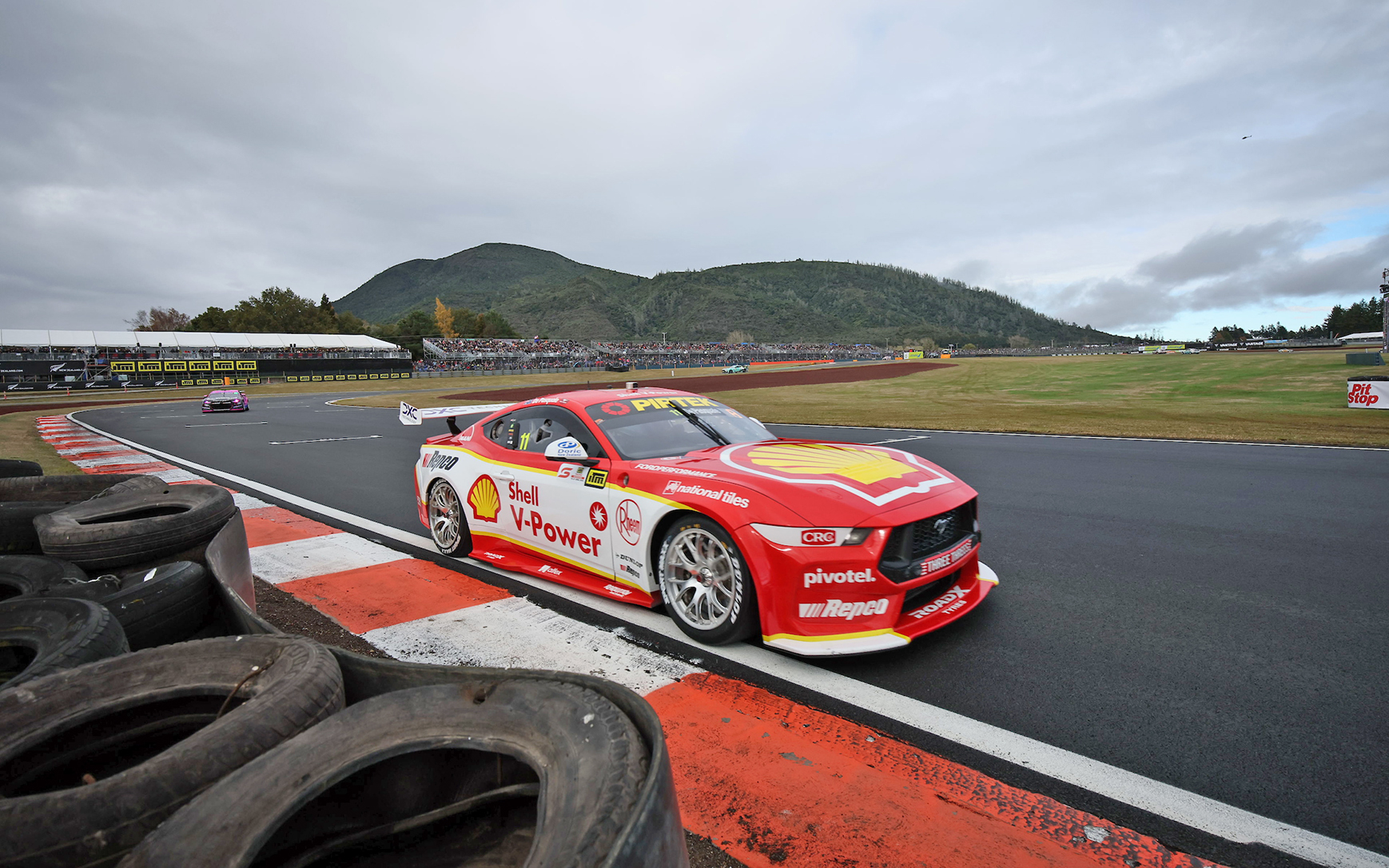 De Pasquale beats Mostert, Brown in tight Taupō qualifying | Supercars