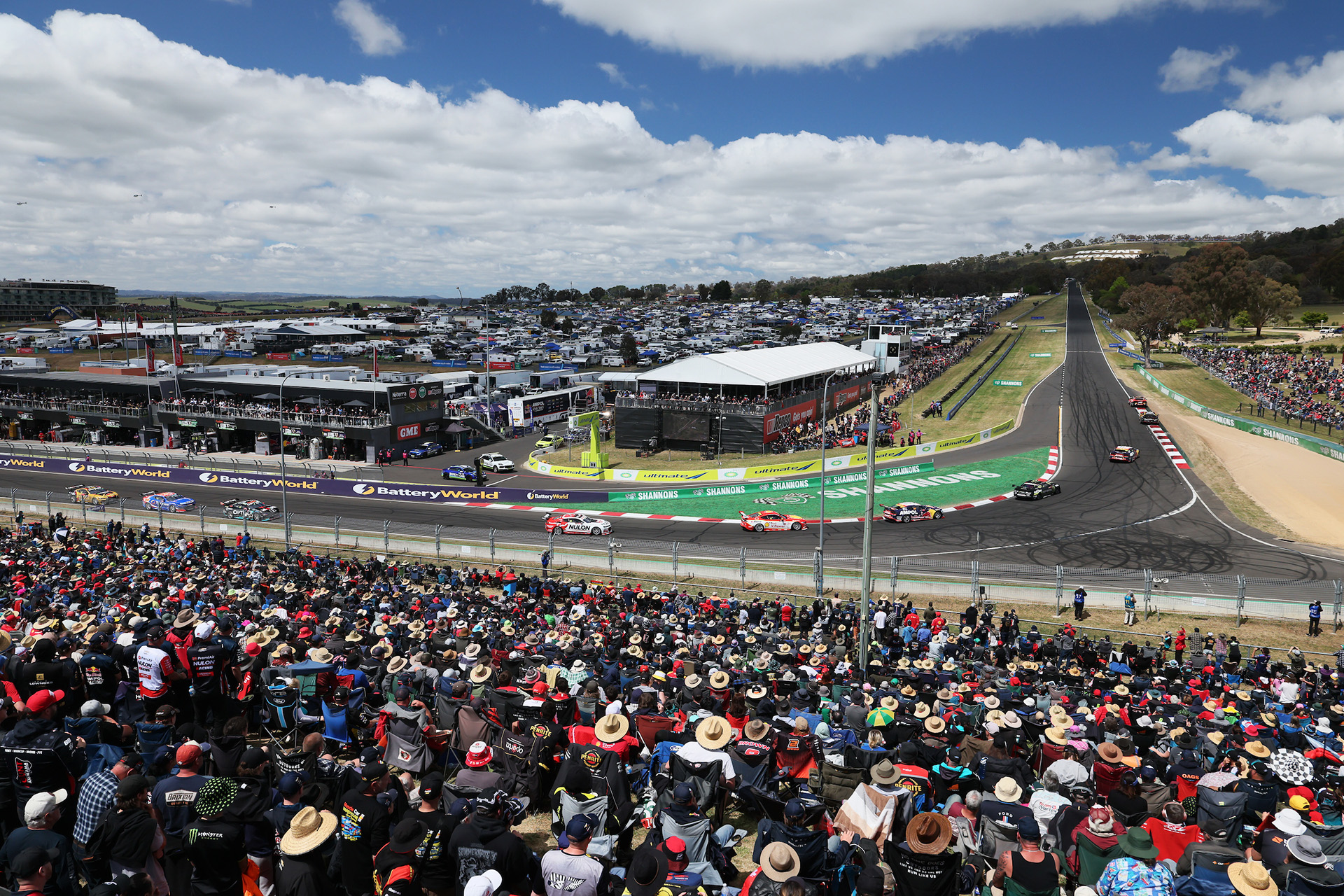 Repco Bathurst 1000 draws another huge crowd | Supercars