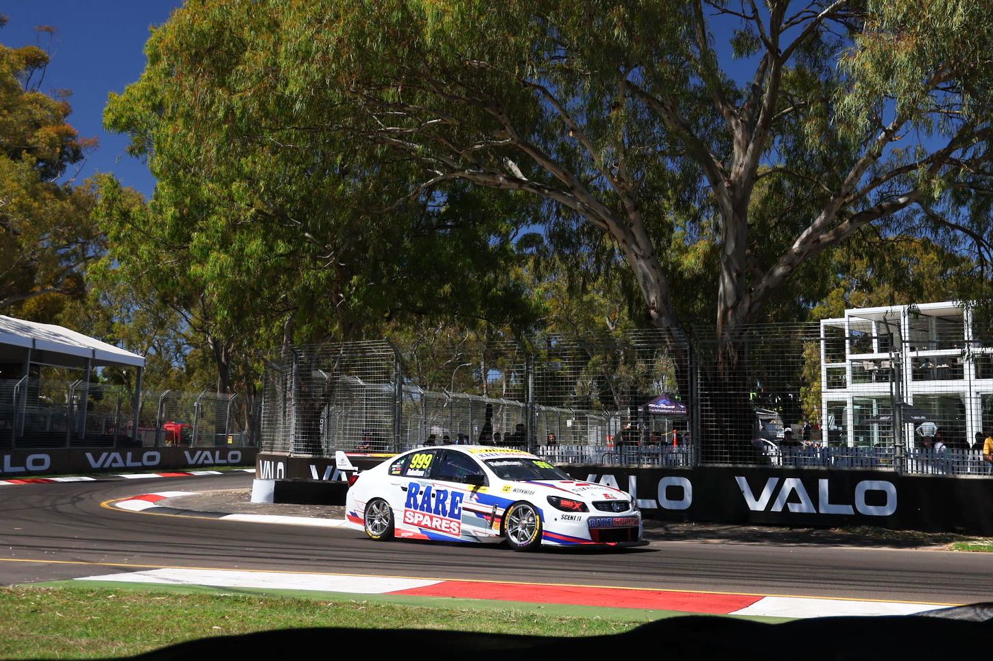 Crash ends Practice 2, Robotham quickest | Supercars