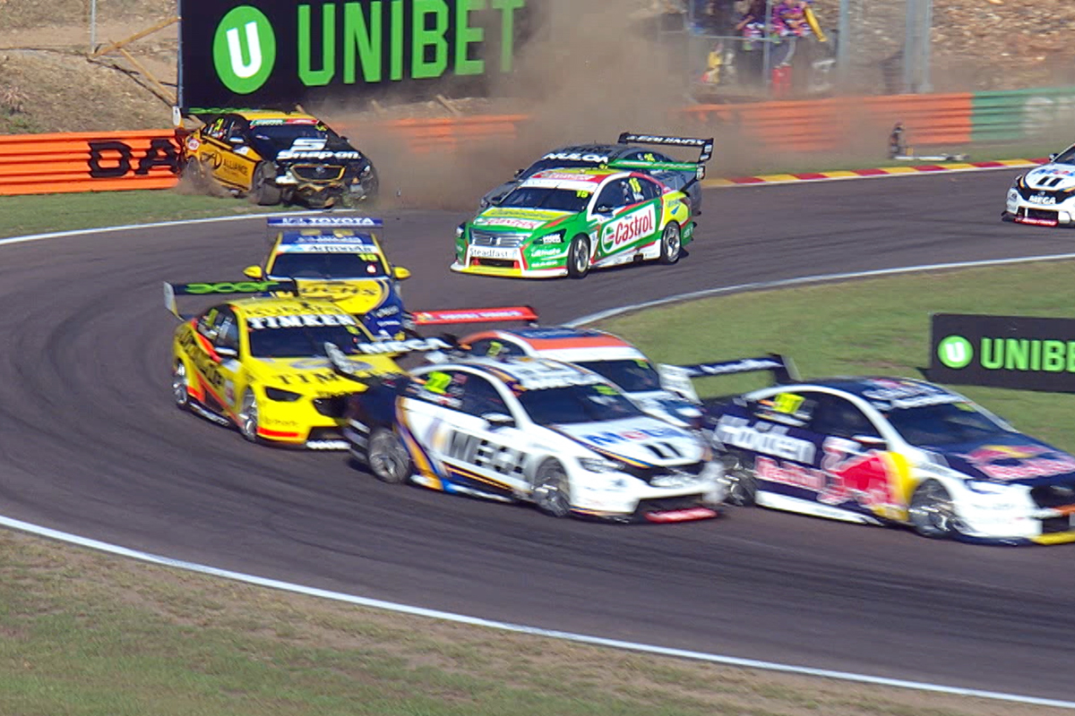 Kelly explains Slade contact | Supercars