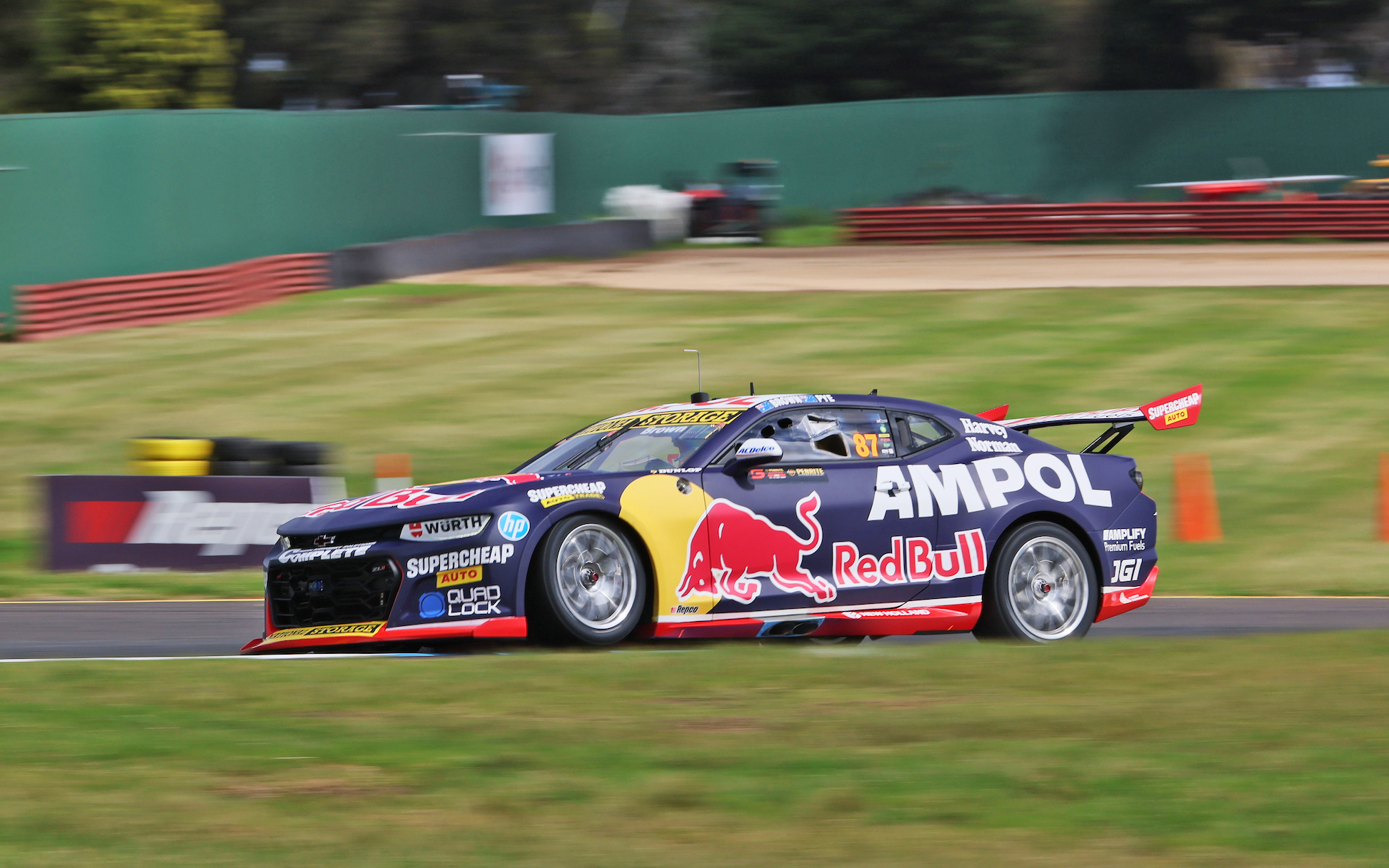Wildcards impress, Camaros dominate co-driver practice | Supercars
