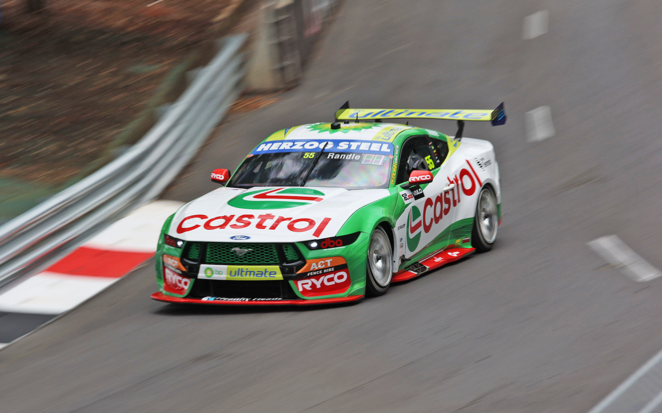 Randle sets the pace in Friday practice | Supercars