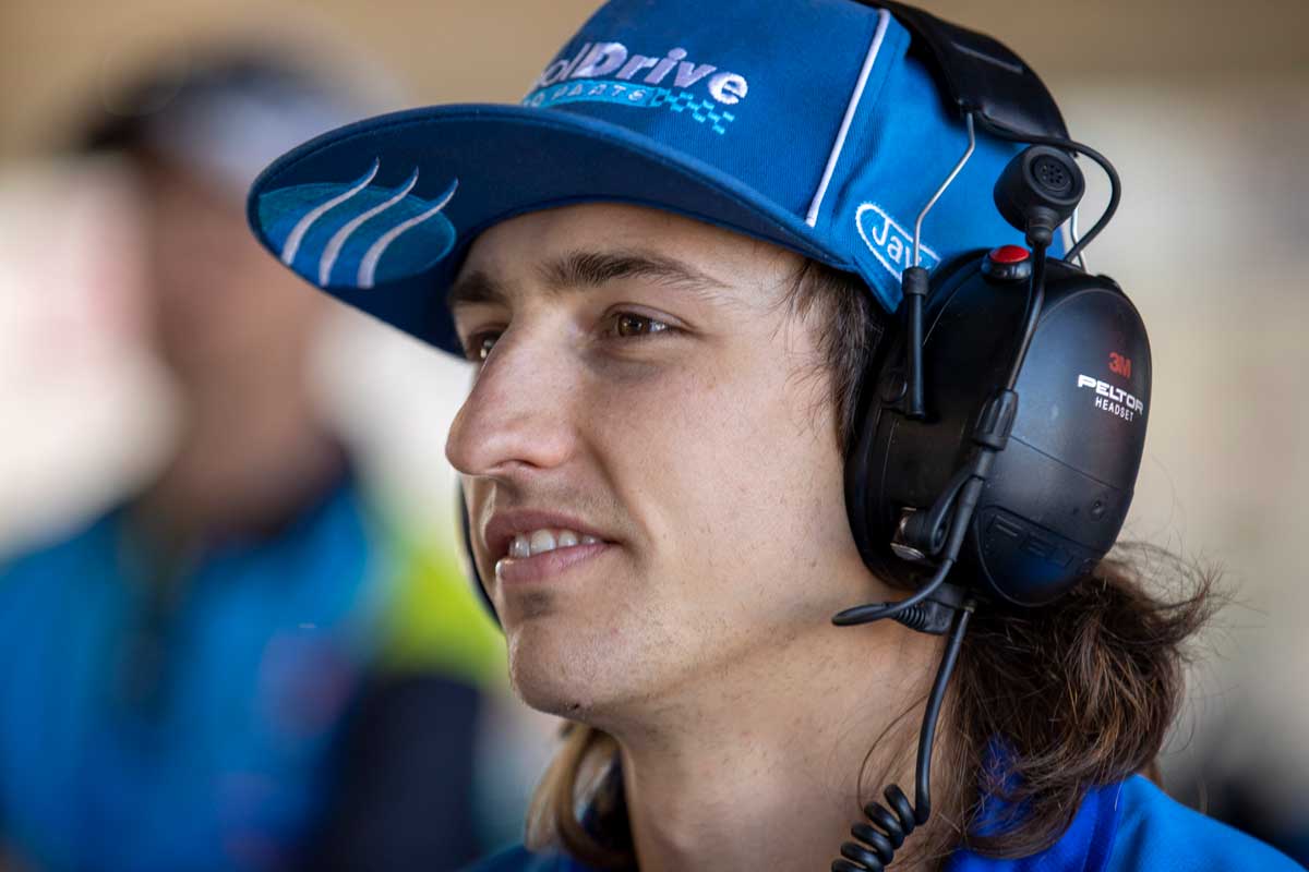 Jones to race on under new banner | Supercars