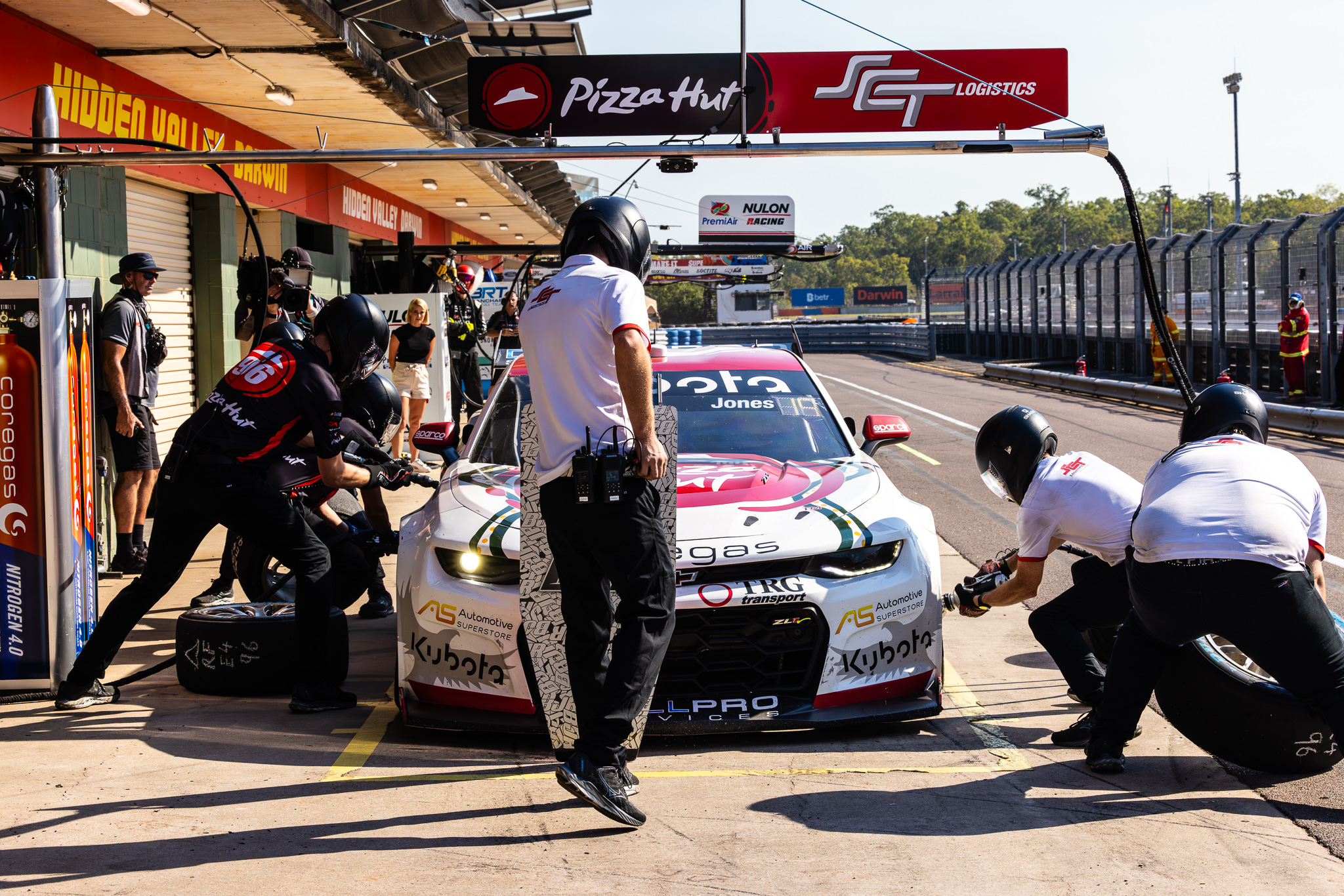 BJR in PIRTEK Pit Stop Challenge box seat | Supercars
