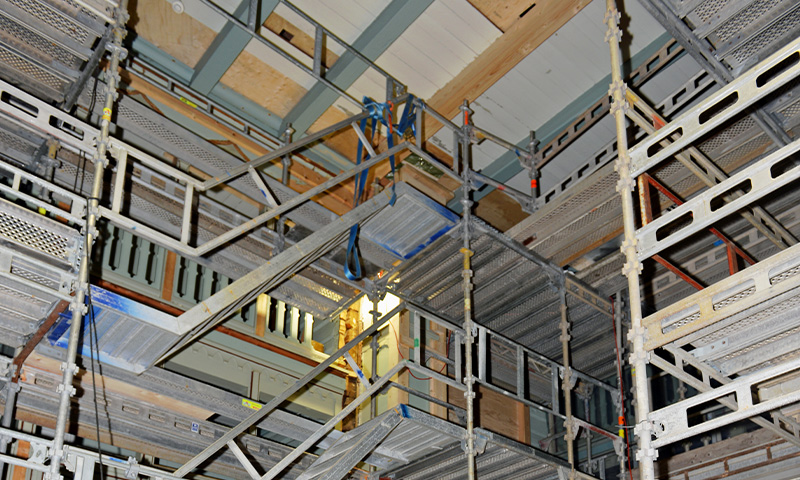 Med respekt og ærbødighet - Byggmakker