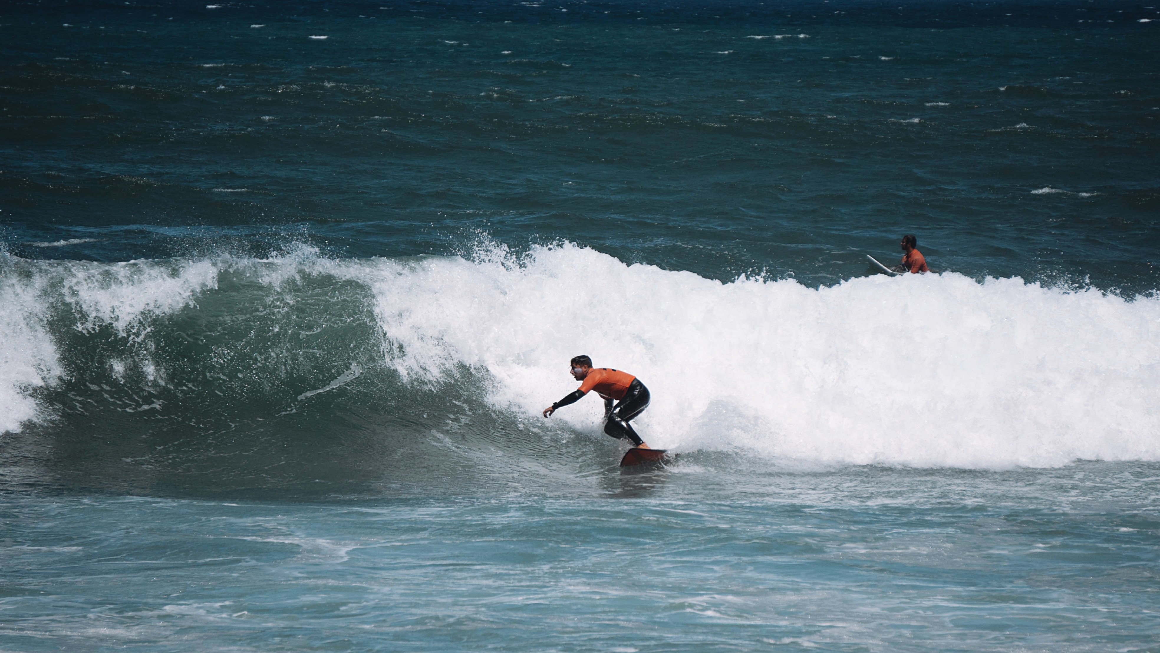 Comment améliorer son surf grâce au coaching