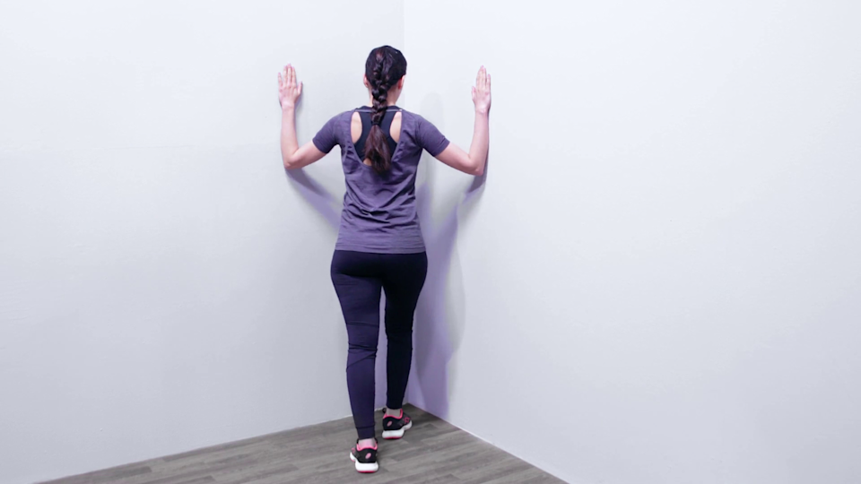 Corner pec stretch: 2 sets x 20 seconds