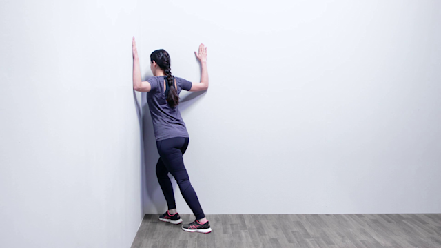 Corner pec stretch: 2 sets x 20 seconds