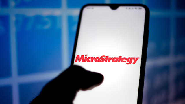 MicroStrategy Increases Bitcoin Holding with 27,200 BTC Purchase