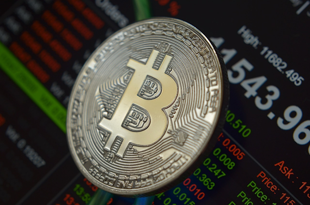 Bitcoin Breakout: Technical Signs Point Up, But Macro News Looms
