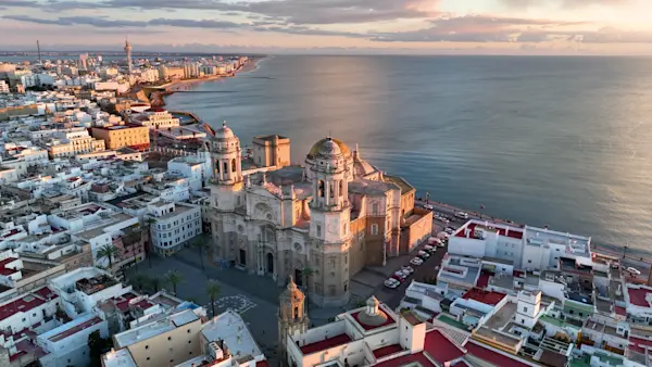 Travel Cadiz – Fernwayer’s Guide to the City's Experiences