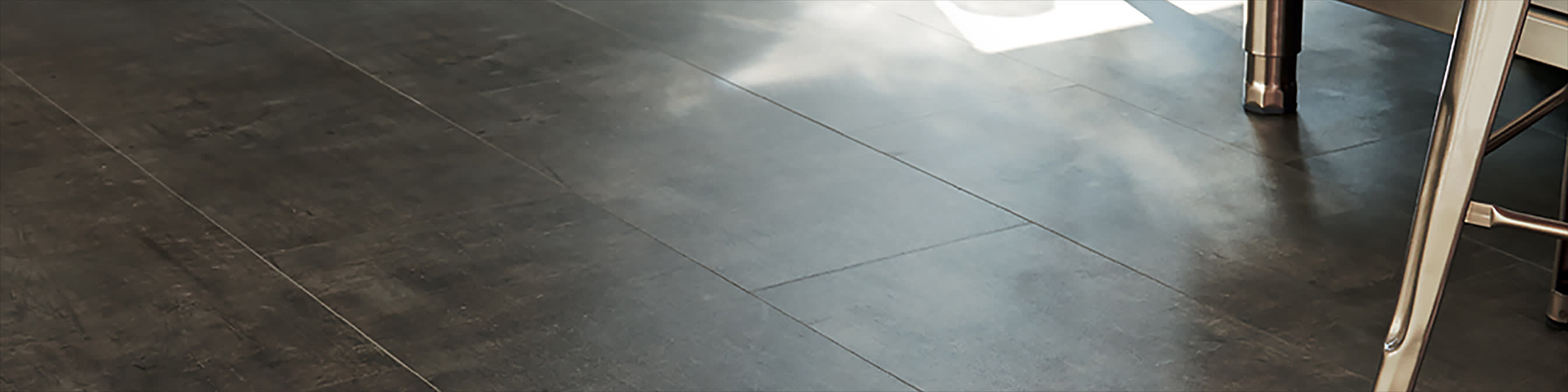 Sol vinyle aspect métal, sol pvc imitation acier | Saint Maclou