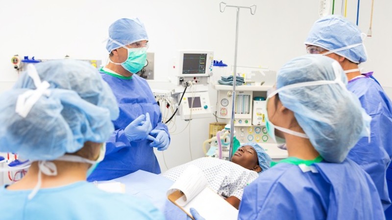 Training the next generation of docs: Benefits, drawbacks, and ...