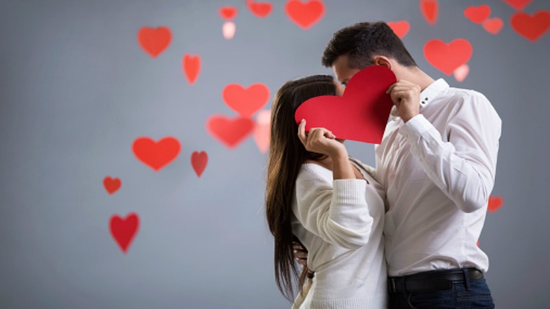 The dicey proposition of dating your patients | MDLinx