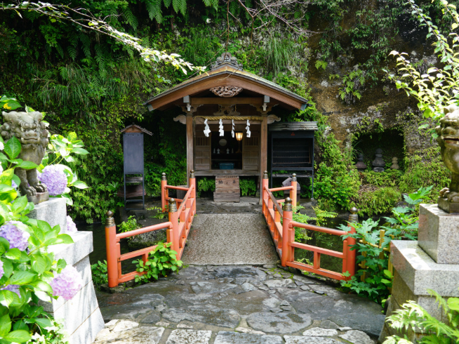 【2025最新】神奈川県の最強パワースポット15選！神社・お寺・自然 | TRAPOLメディア | TRAPOL[トラポル]