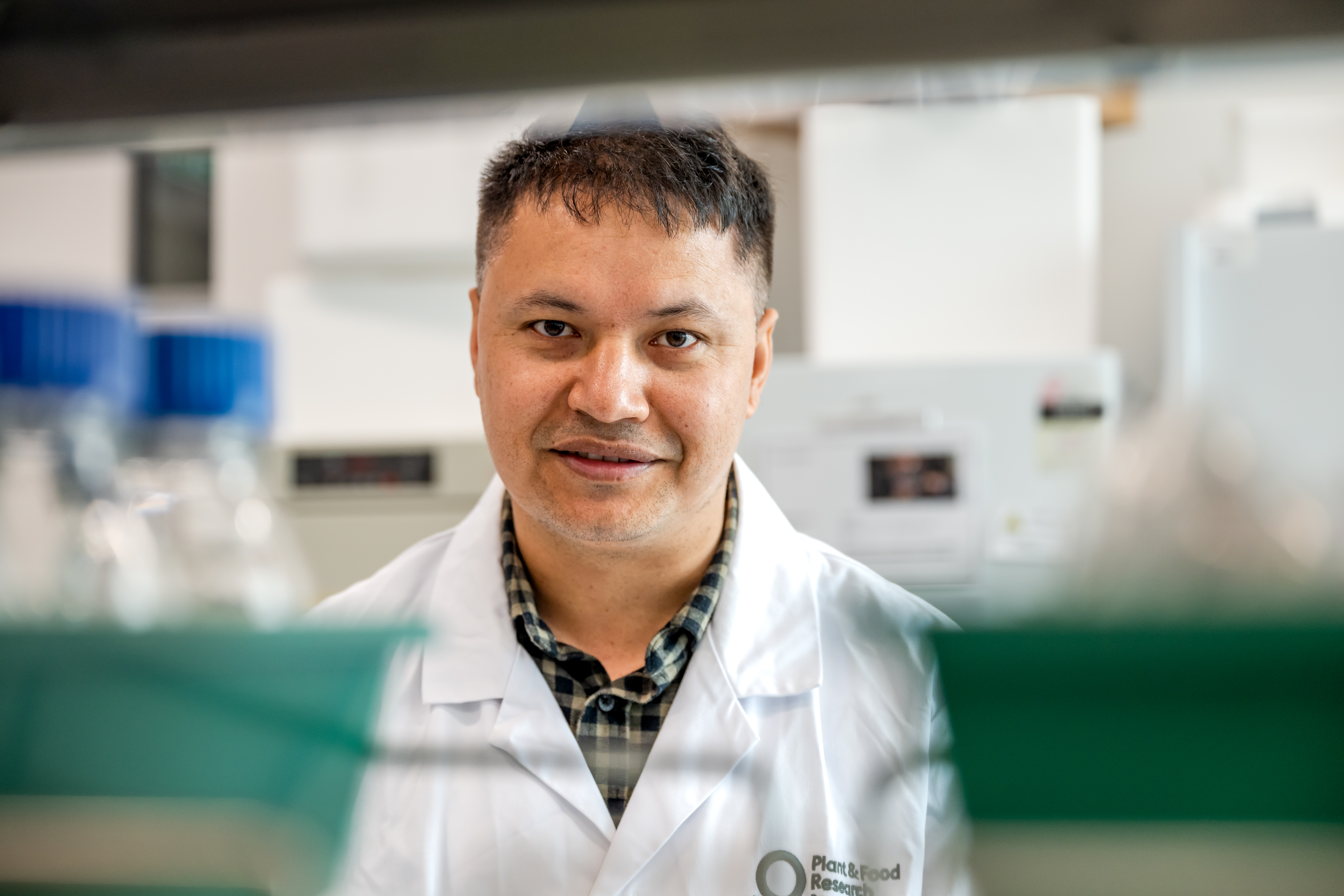 Dr Roshan Khadka: Powering health devices with biowaste · Plant & Food ...