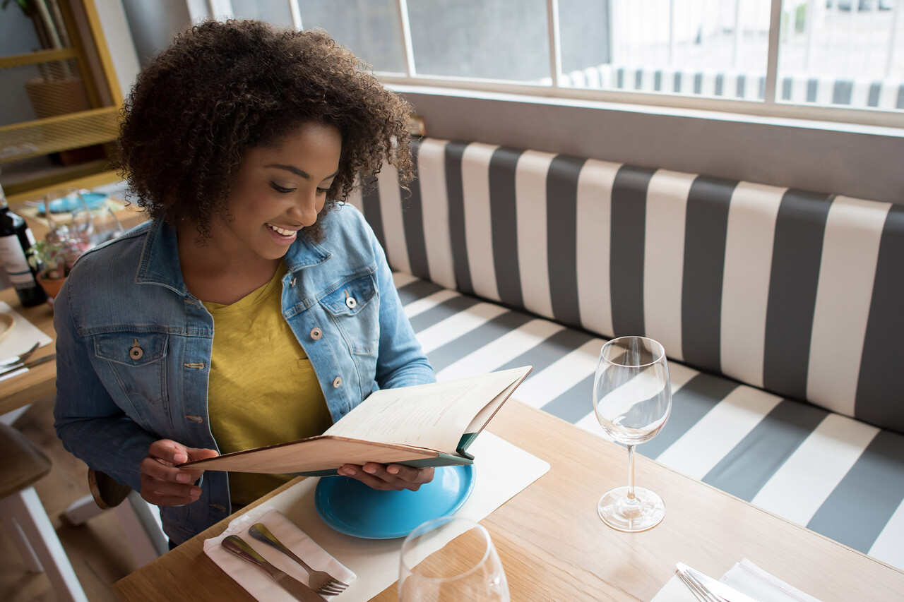Tips for Eating Out With Crohn’s