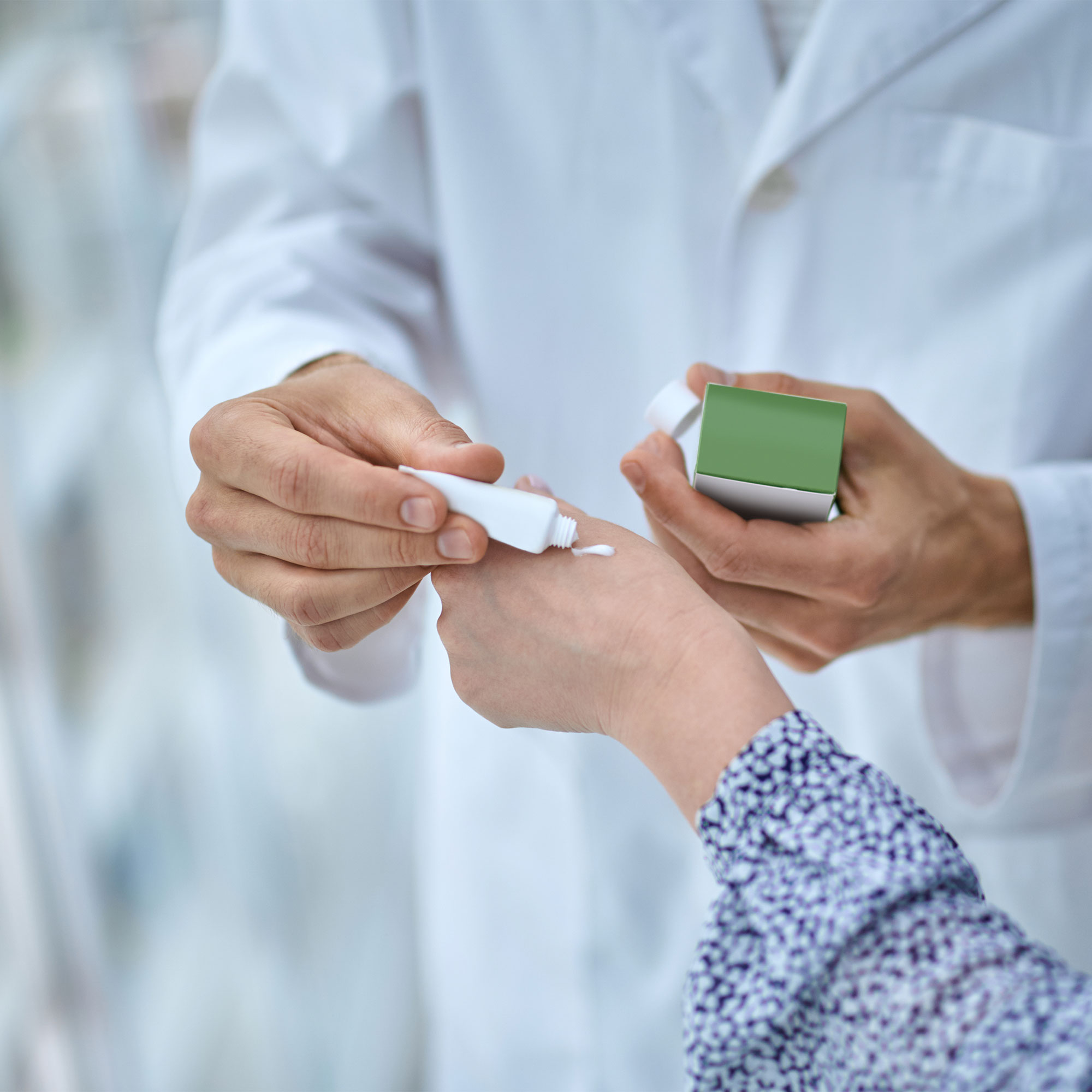 Pros and Cons of Topical vs. Oral Treatment for Psoriasis